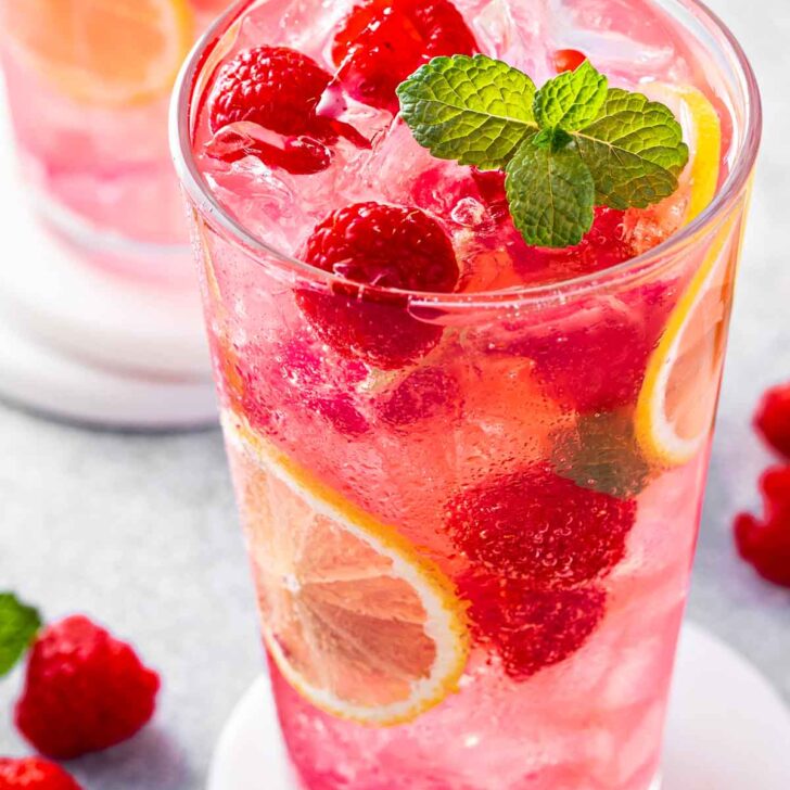 Homemade Raspberry Lemonade (Sweet, Tart & Refreshing)