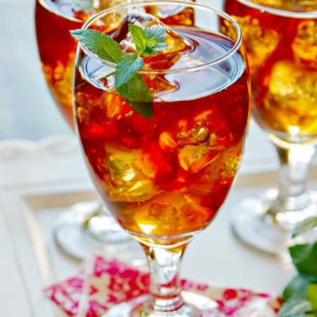 Sweet Tea Vodka Cocktail (Easy & Refreshing Summer Drink)