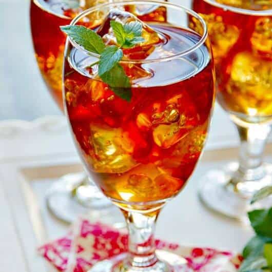 Sweet Tea Vodka Cocktail (Easy & Refreshing Summer Drink)