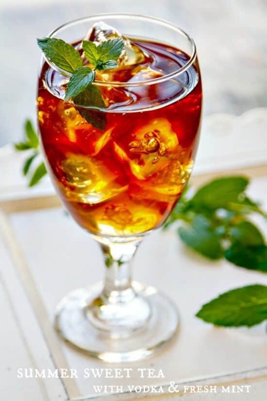 Sweet Tea With Vodka & Fresh Mint