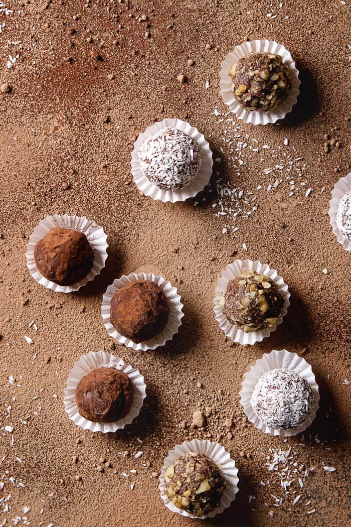 Easy Chocolate Truffles Recipe • The Wicked Noodle