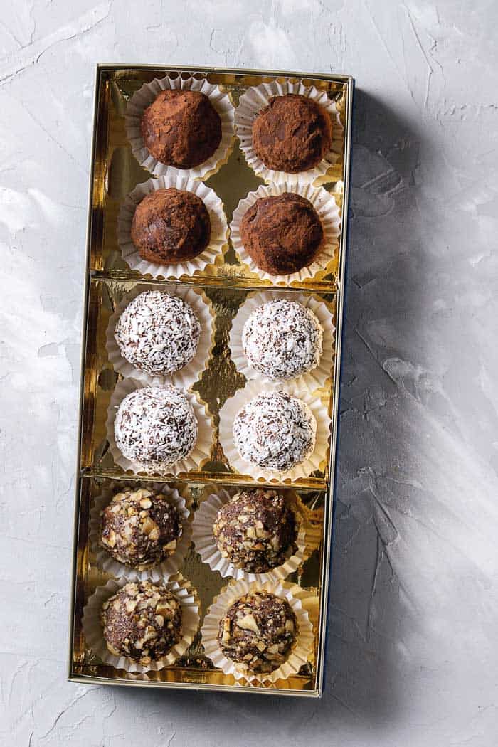 Easy Chocolate Truffles Recipe • The Wicked Noodle