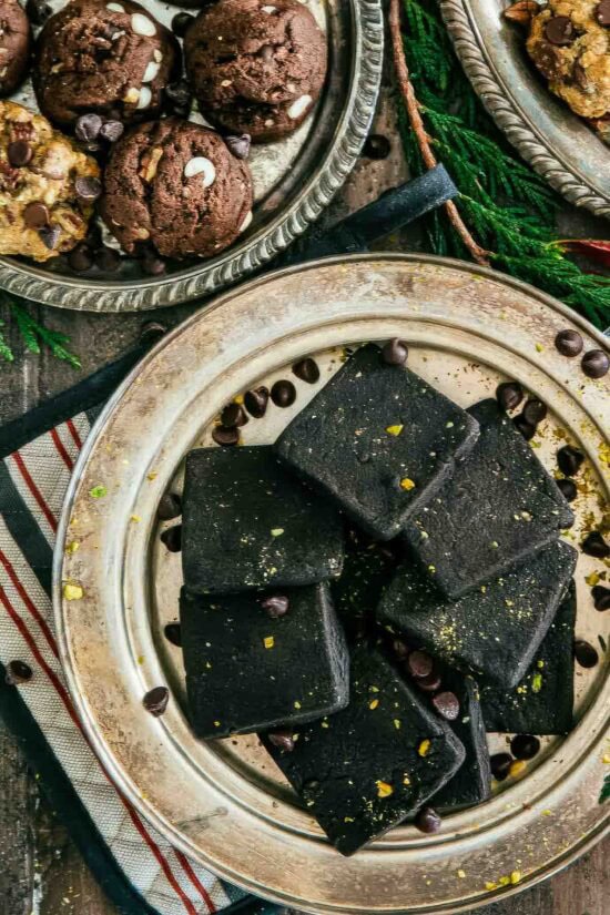 Chocolate Shortbread Cookies With Crunchy Pistachios